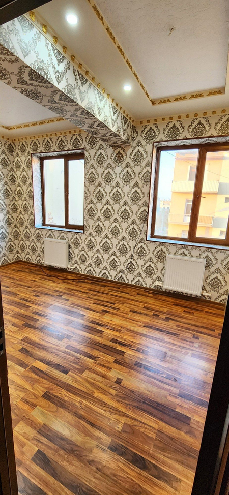 Arzon 3 xonalik 5 mikdan yangi domdan