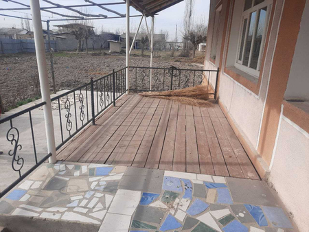 Продаётся дом с земелным участком