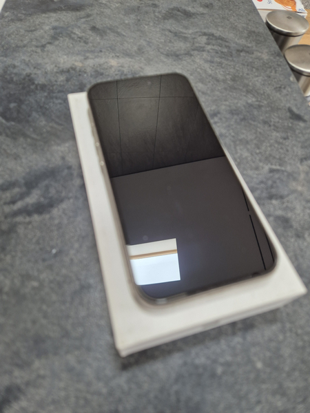 Iphone 15 pro 512gb в идеальном состоянии. Батарея 100%