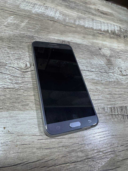Samsung telefonlar sotiladi
