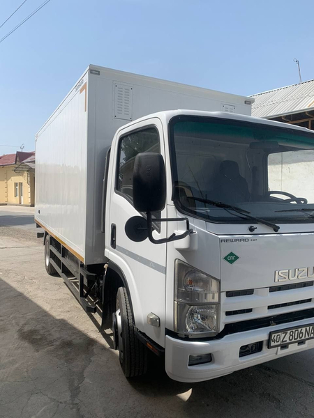 Isuzu yuk mashina