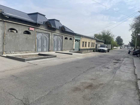 Nazarbekda bitmagan xovli sotiladi. Nosirbek