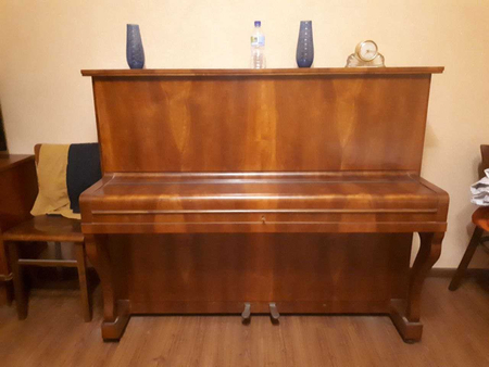 Пианино LEGNICA (Польша)