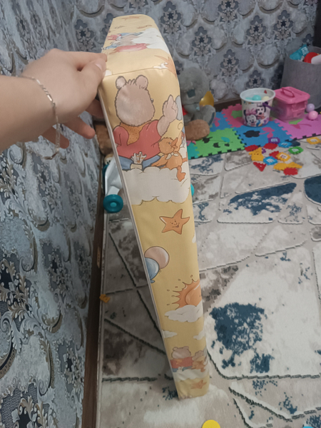 Продам пеленальный столик.