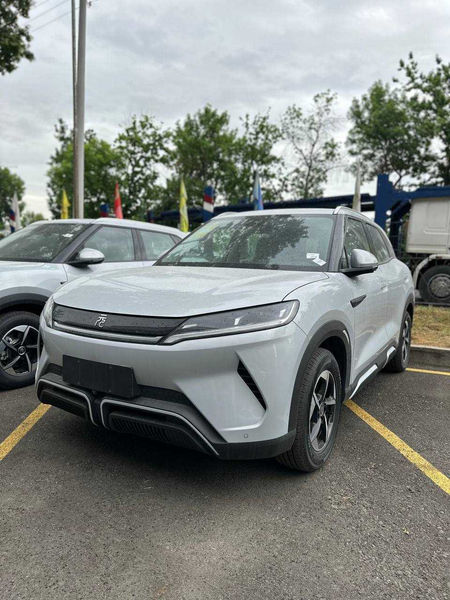 Byd Yuan Up 3 pozitsiya 3 xil rangda