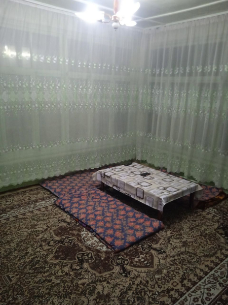 Uy hovli sotiladi