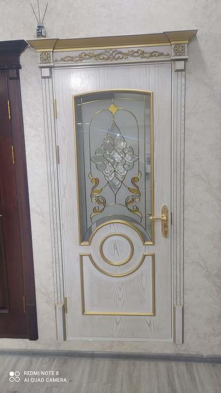 Двери шпонированние и крашенние