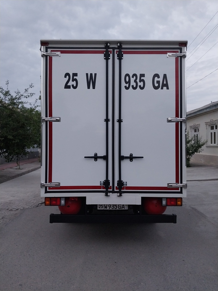 Isuzi NP82 Sendji