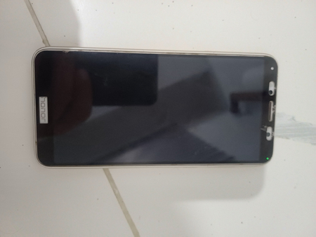 Honor 7A sotilmoqda, xotira 2/16 gb