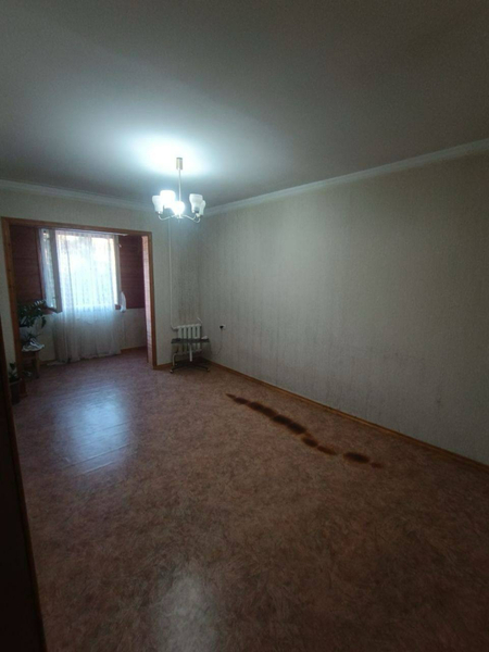 Срочно продаётся 2 х комнатная Юнусабад 7
