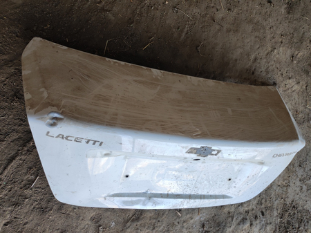 Lasetti jentra bagaj