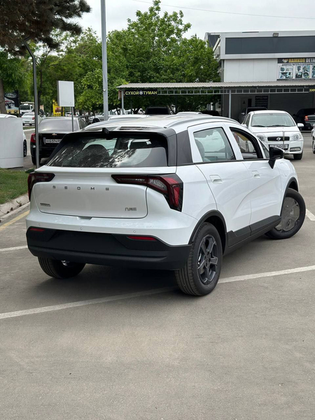 15.500$ Geely Geometry