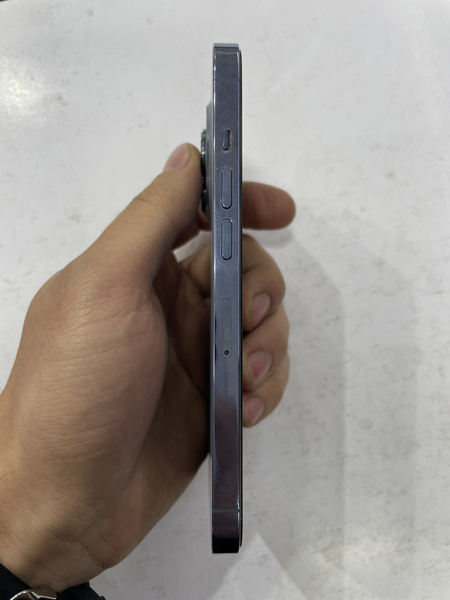 Iphone 13 pro sotiladi srochna