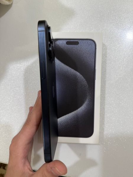 iPhone 15 pro maxs sotiladi