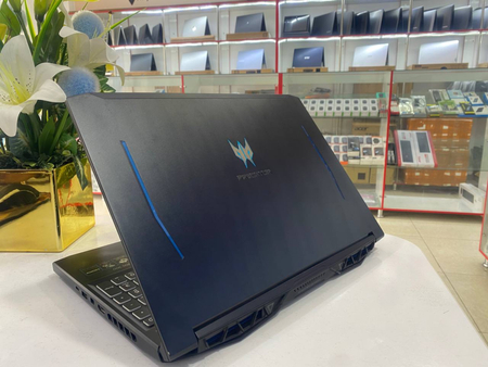Acer predator helios 300 core i7 metal korpus 6 gb qowimcha videokarta