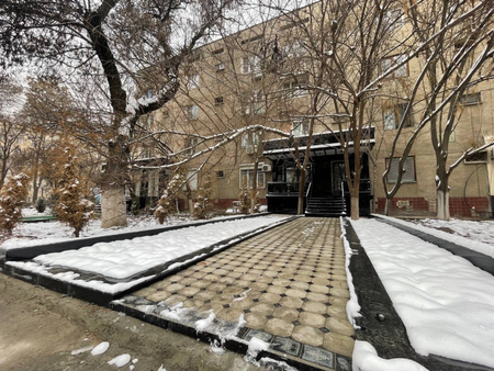 Продаётся Срочно Ойбек Метро нежилой помещение Ор-р Савдогар Банк