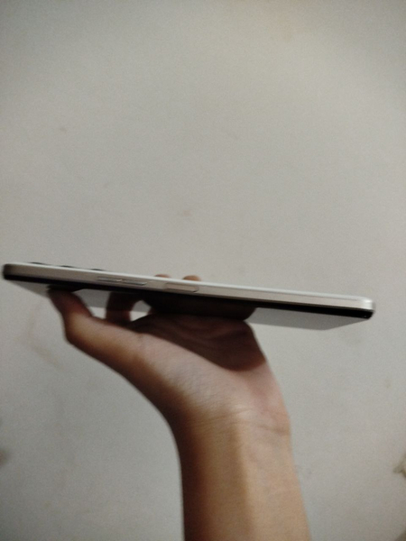Tecno camon 18 .