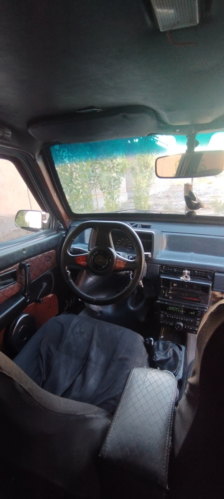 Vaz 2108 sotiladi narxi 2200