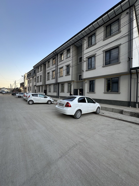 Продаётся  1 ком квартира в Яшнабадском районе  1 этаж