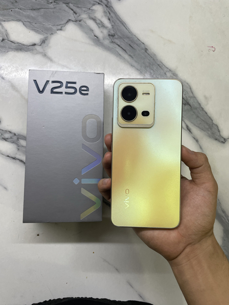 Srochno vivo v 25e 8/128