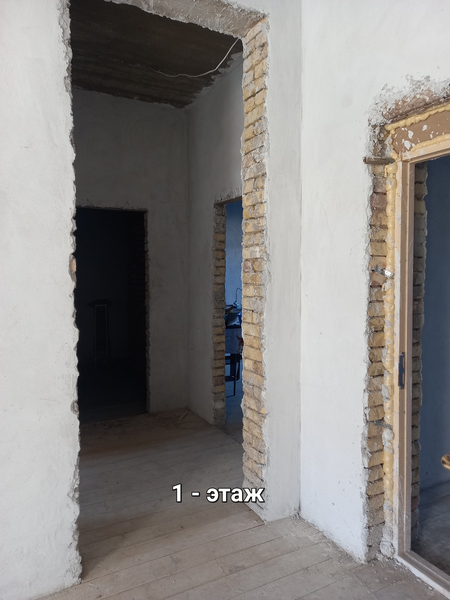 2 - этажли. Ургенч Райцентр базар БалИдораа . Жой Сотилади . 240кв