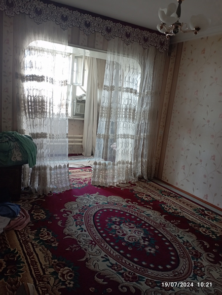 Ijaraga uzoq muddatga 2xonali uy 1 xonasiga qizlar quyaman