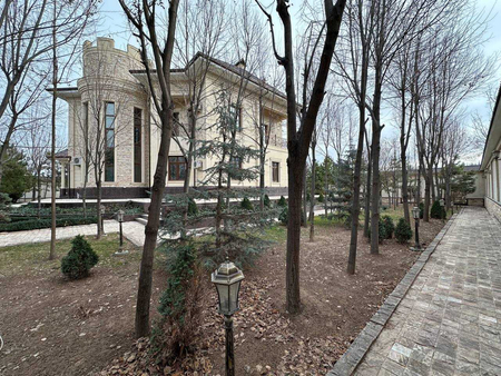 Продаётся особняк в поселке Улугбек ID: 54753