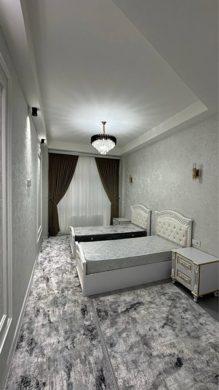 Продается 4-ком. Квартира на 3 этаже площадью 135 кв.м. В Вокзале