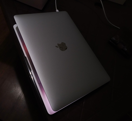 MacBook Pro 15' core i7/16/256. Touch Bar/Touch iD.