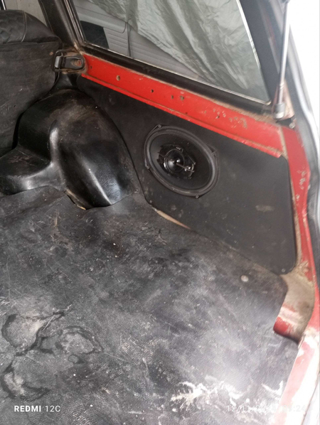 Vaz 2104 sotiladi