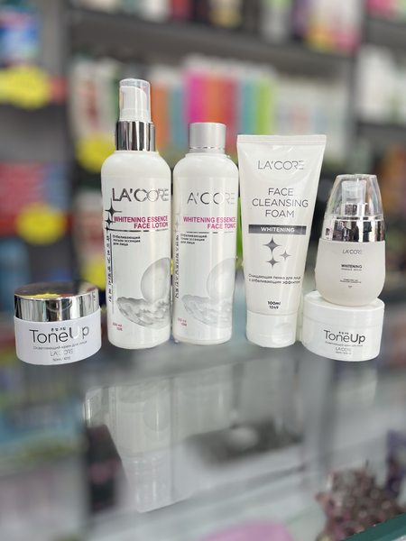 LA’CORE cosmetika.