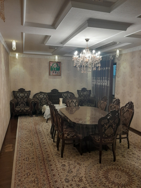 Сдаётся евродом 3 сот.5 ком.2 санузла (паркентский)