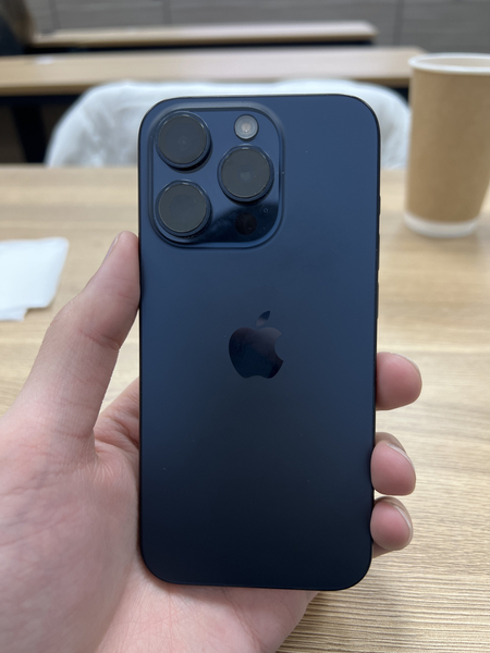 Iphone 15 pro 1 TB blue