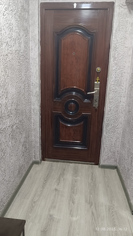 Продаётся 2-х комнатная квартира переделанная в 3-х,