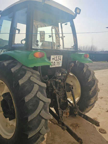 Traktor ELS 1004