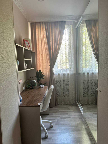 V1680 Россия гостиница Ор.р: маг. Жемчуг 2в3/2/4 62м2 евро ремонт
