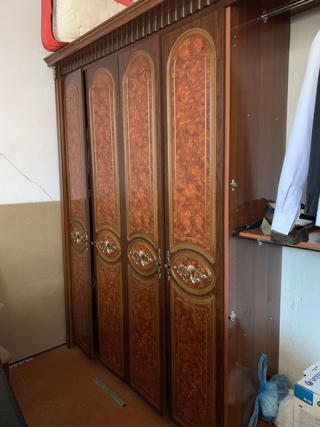 Mebel stenka divan