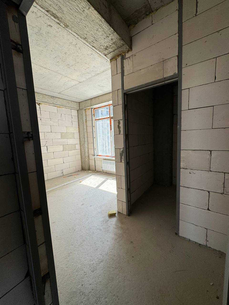 Срочная продажа! ЖК “Manhattan” коробка с перегородками 112м2 сквозная