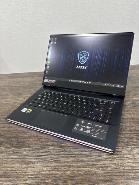 игровой i7 ноутбук MSI GE66 Raider, подсветка клавиатуры