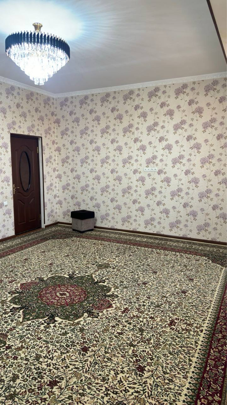 Продаётся 2х комнатная кв на 5-этаже 70кв.м ор: 5-мик в дол дороге.