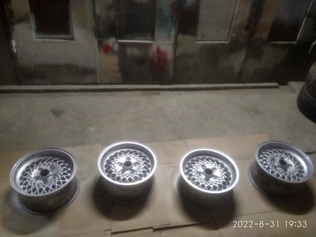 Продаются диски r15 RIAL с полками 4шт