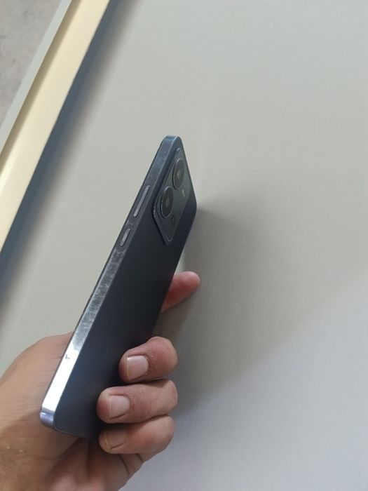 Vivo v25 . Karobka dakument hamma narsasi bor. Aybi yuq