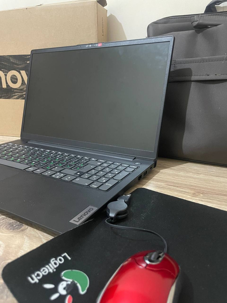 Lenovo notebook sotiladi