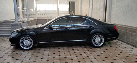Mercedes Benz W221