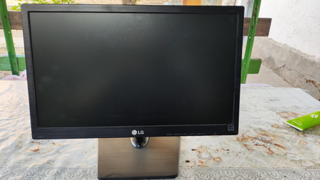 Монитор LG Led 19