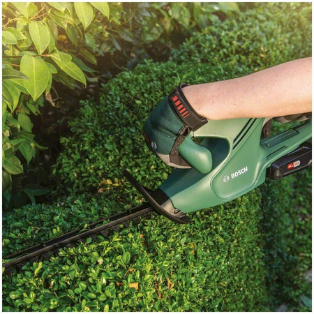 Bosch Easy Hedge Cut 18-45 аккумуляторный кусторез