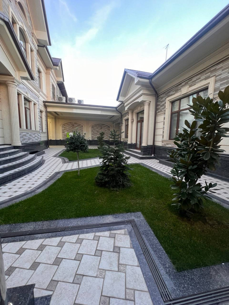 Изза бозор олдида 5 сотьх 3000$