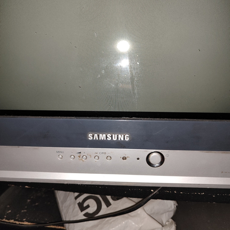Телевизор сотилади Samsung