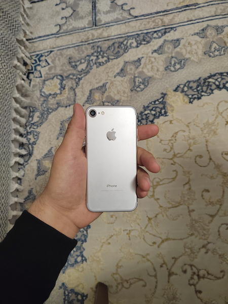 Apple Iphone 7 128Gb Silver White Original KH/A Sastayani Otlichni