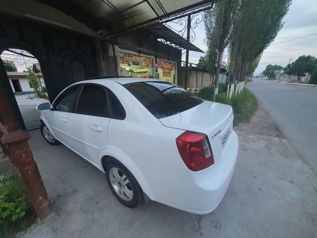 Chevrolet lacetti 2011
